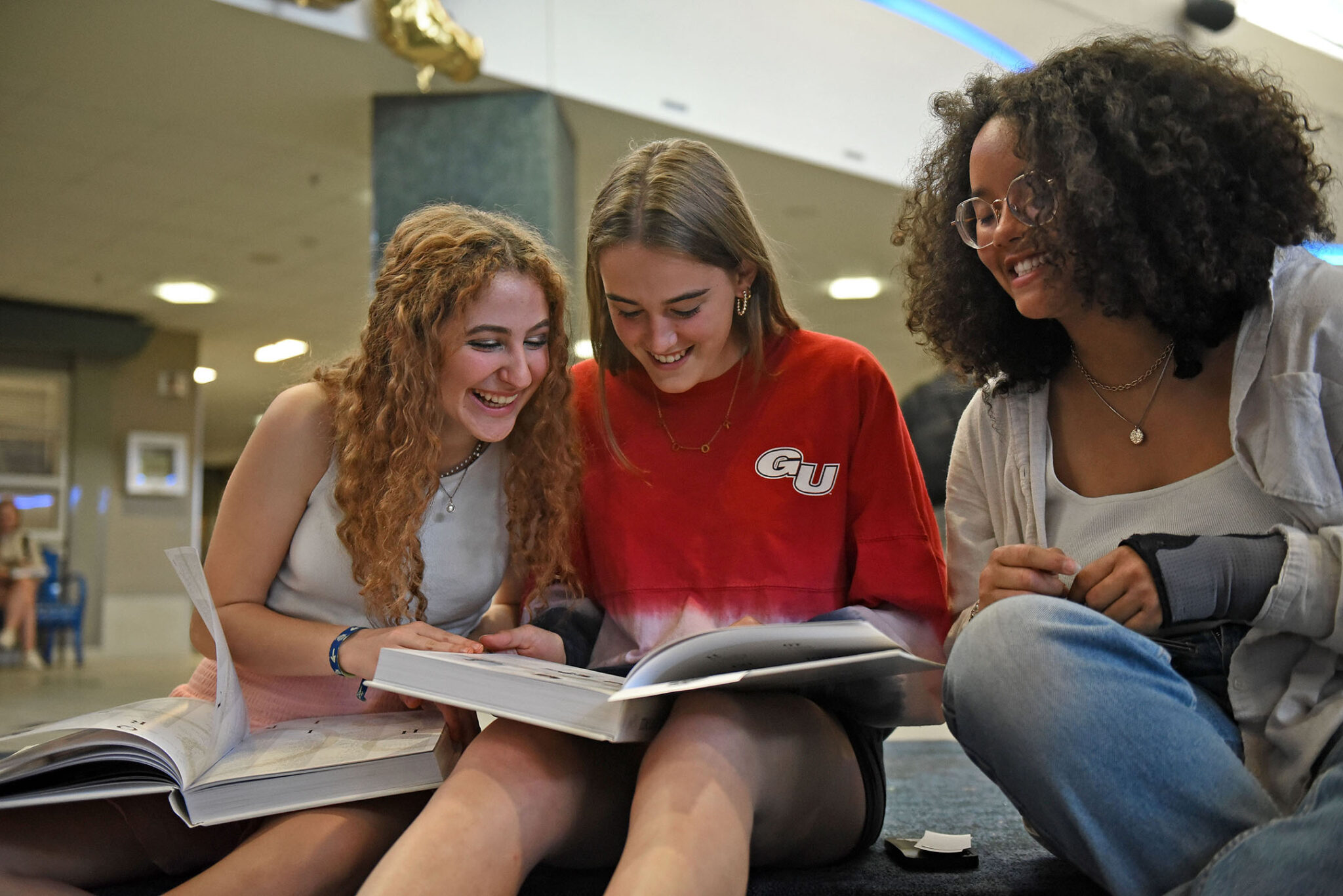 VARSITY SPIRIT REVEALS NEW YEARBOOK DIVISION - Varsity.com